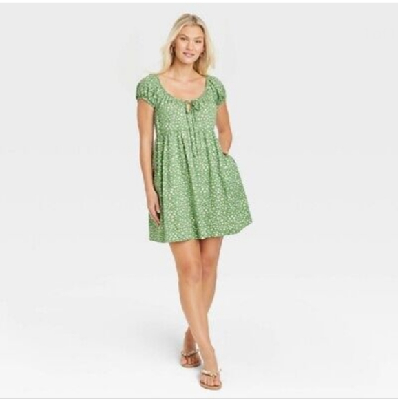 Universal Thread | Dresses | Universal Thread Green Floral Dress | Poshmark